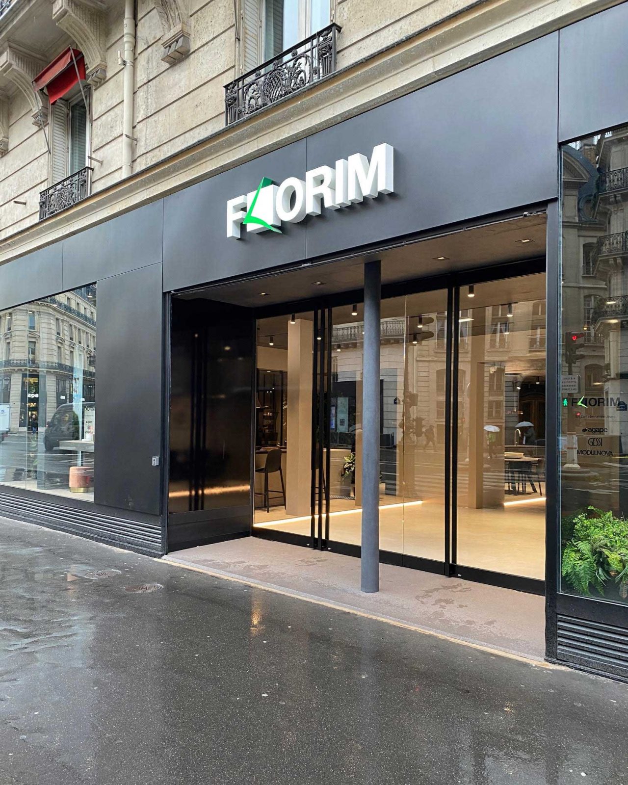 Flagship Store Paris de Florim - Campana superfície Flow
